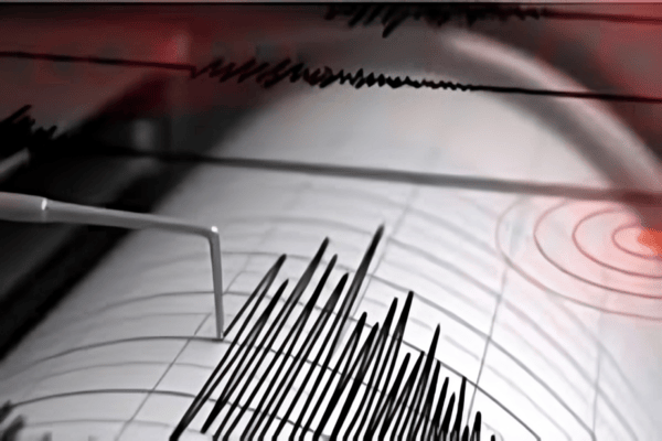 Strong Earthquake in Delhi Today Shakes Gurgaon and Noida