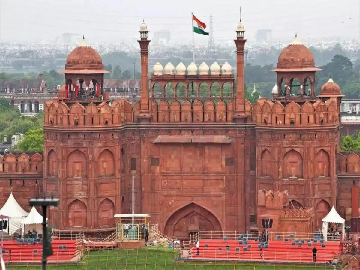 Red Fort Security Fiasco: Bomb Scare and Intruder Breach Exposed ...
